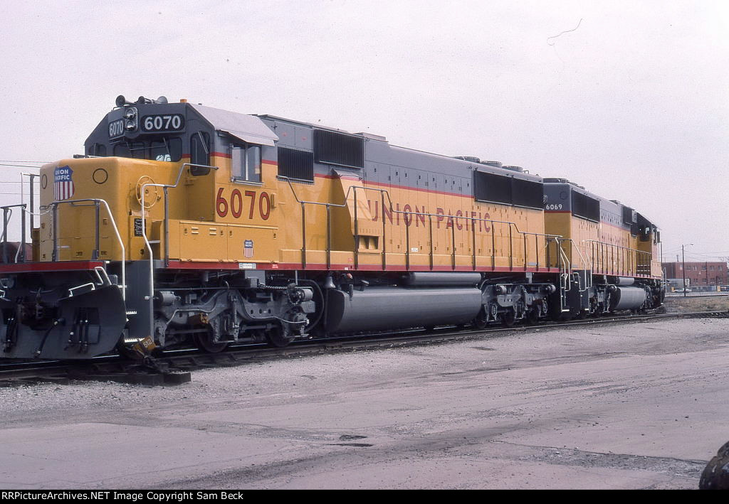 UP 6070 and 6069--New SD60s